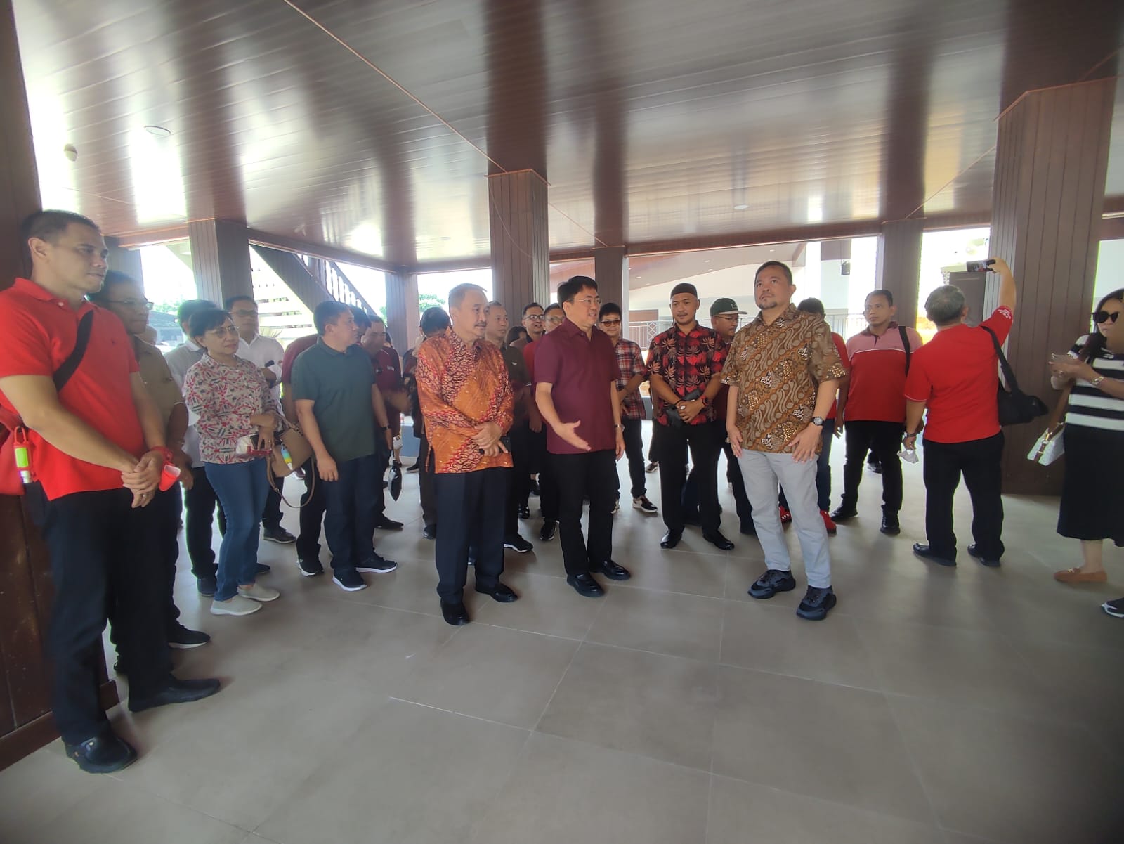 Walikota Bersama Wakil Walikota Manado Kunjungi Anjungan Sulut TMII Walikota Bersama Wakil Walikota Manado Kunjungi Anjungan Sulut TMII